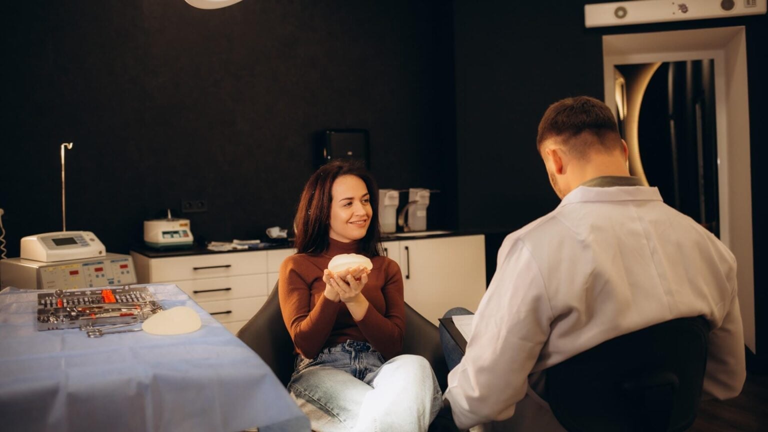 350cc Breast Implants - Before and After | Estherian Clinic